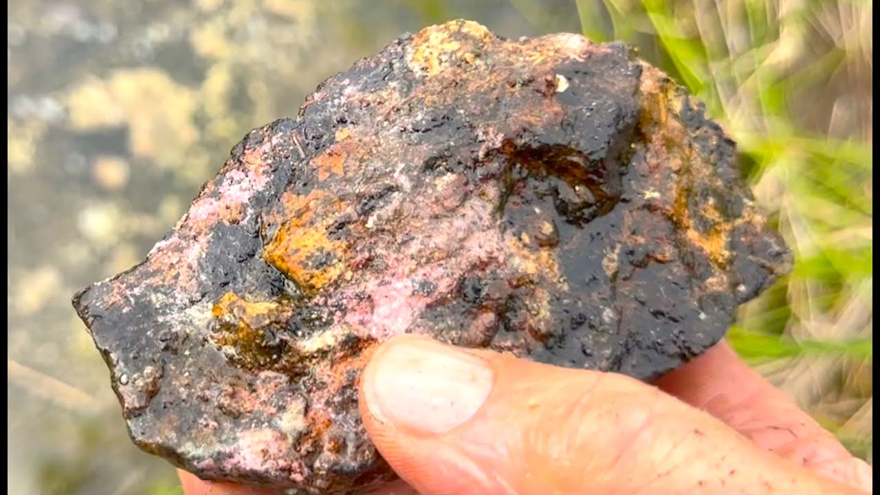 It Ain't Easy! Metal Detecting Natural Silver - YouTube