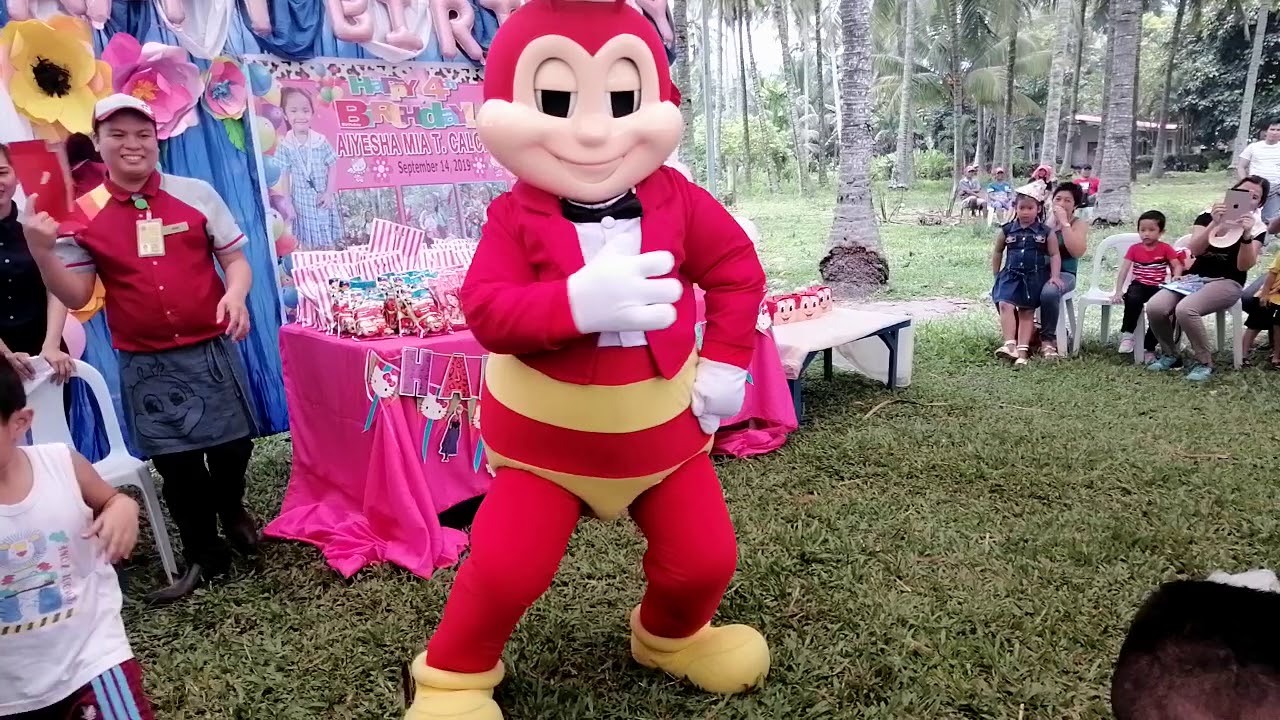 Jollibee Dancing moves - YouTube