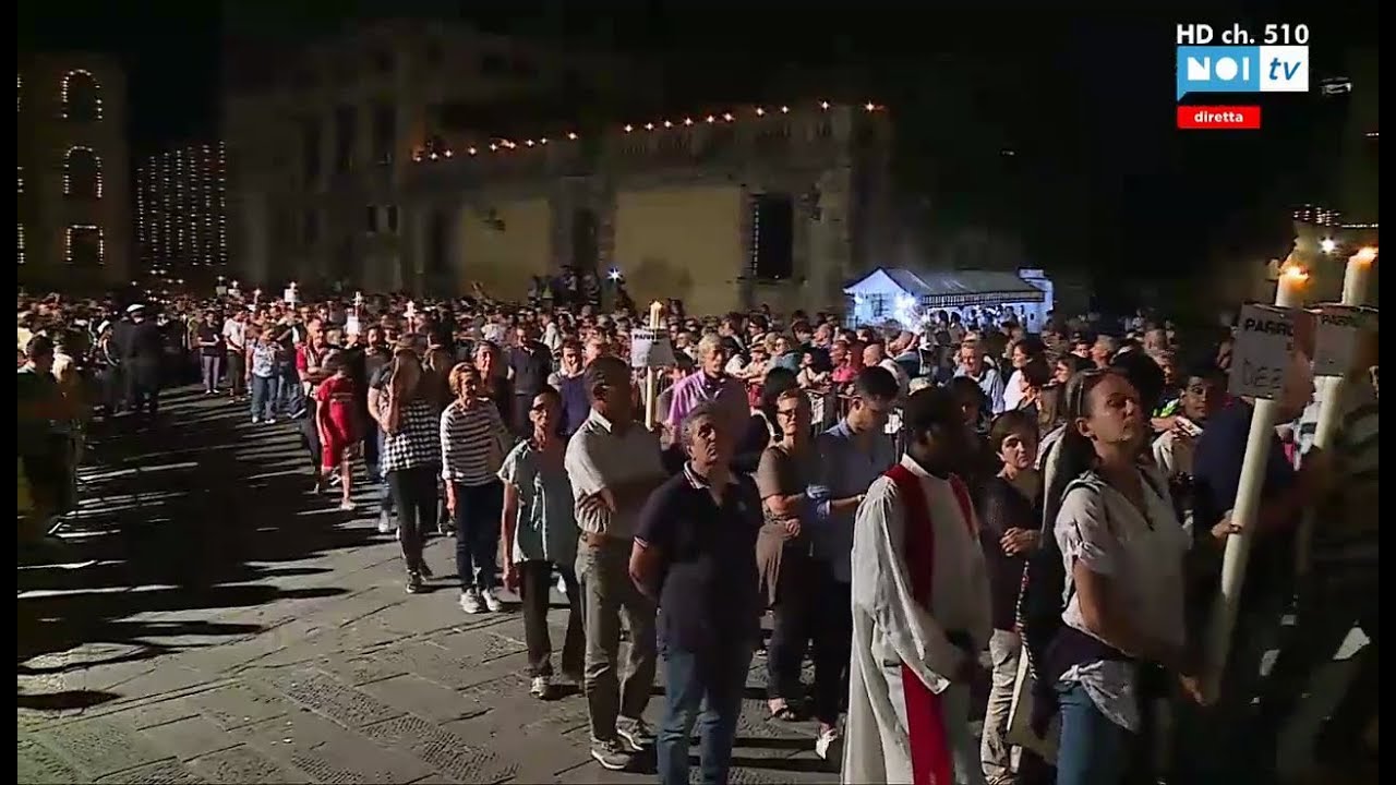 Processione e Luminara di Santa Croce - 2018 - Lucca - YouTube