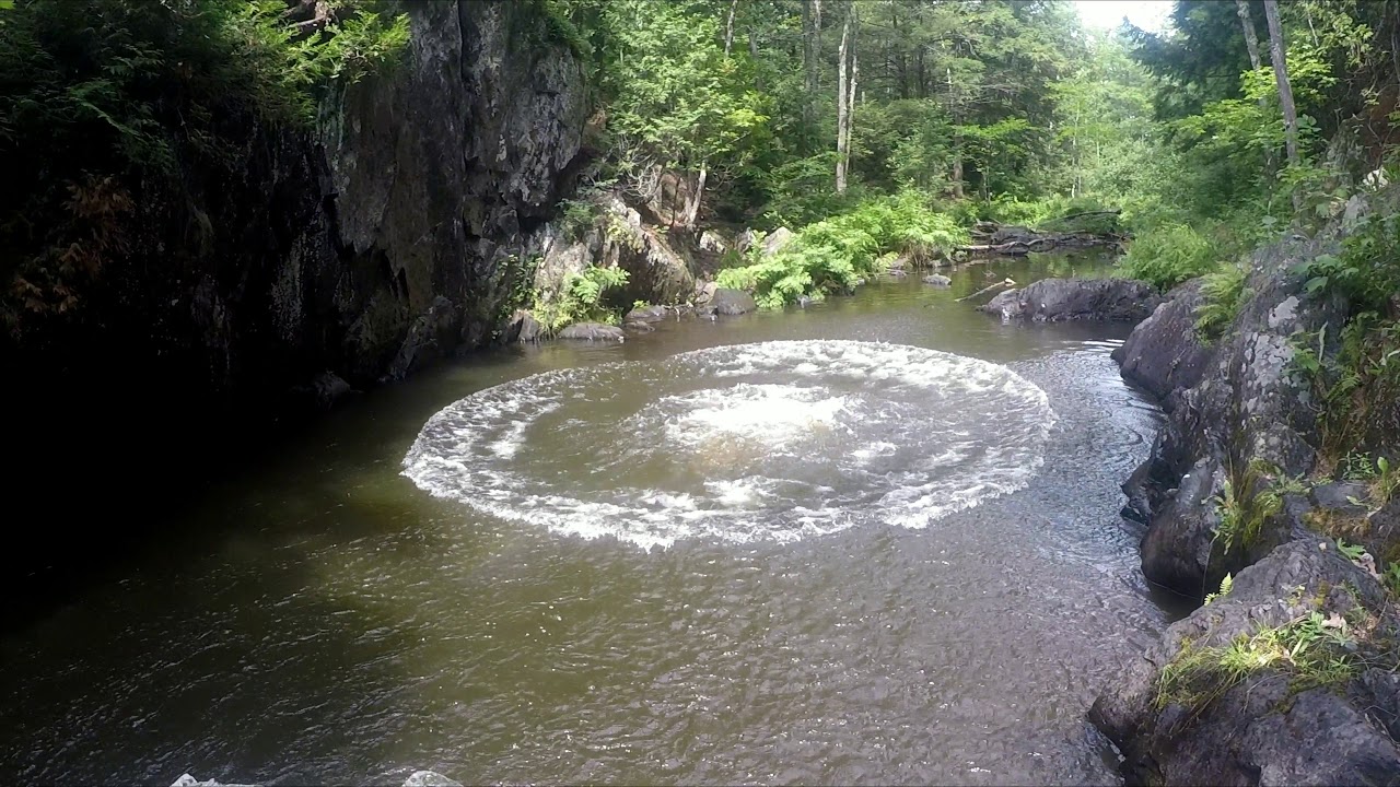 Dead River falls cliff jumping 2018 - YouTube