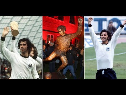 The statue of Gerd Muller - YouTube