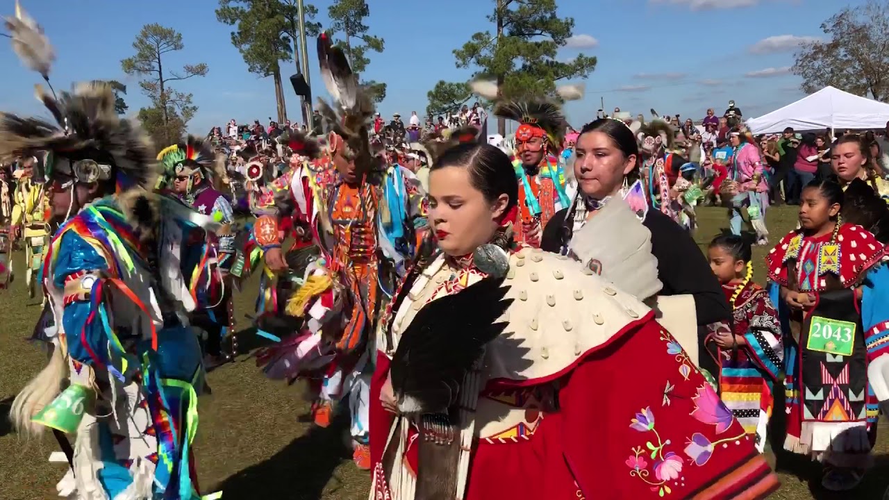 2017 Poarch Creek Pow Wow Friday Grand Entry - YouTube