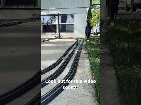 HO TRAINS RUNNIN’ OUTSIDE - YouTube