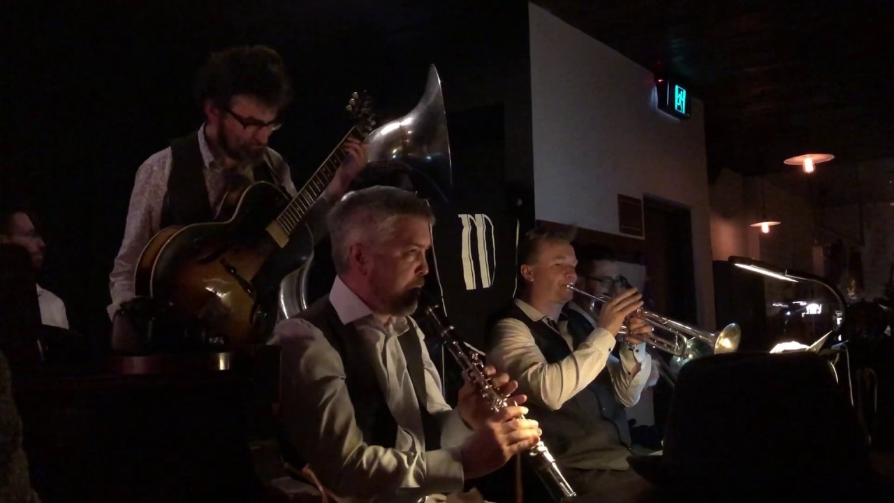 Molly Bar house band with special guest Michael McQuaid - YouTube
