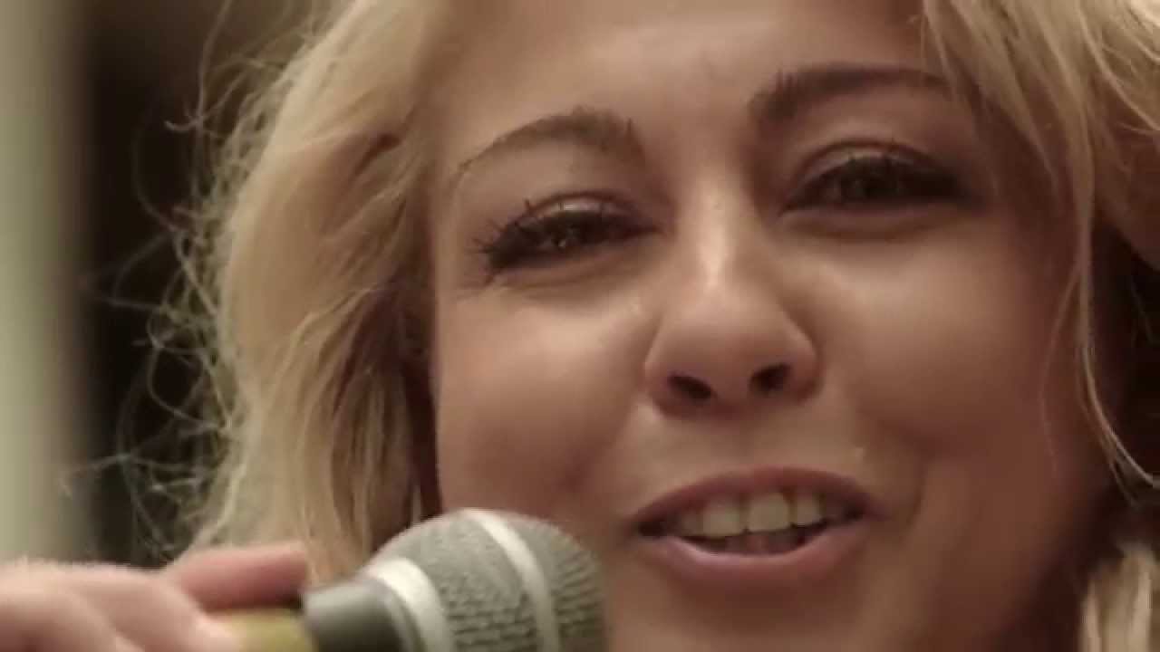 Jenny Mackay interprte Big Spender YouTube - YouTube