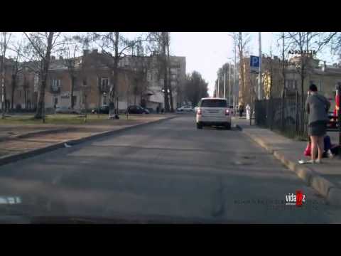ROAD RAGE - Crazy woman run over a man with a Land Rover SUV - YouTube