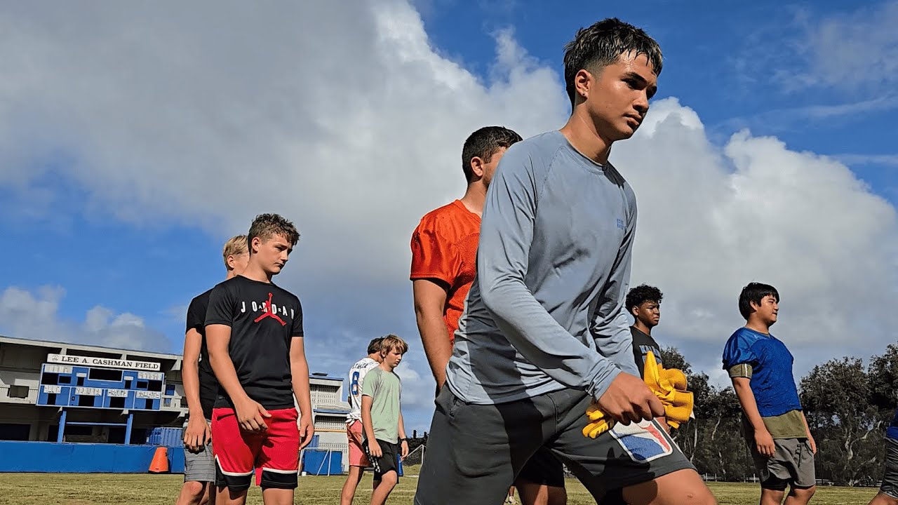 Kalaheo High School football team eyes championship in playoffs - YouTube
