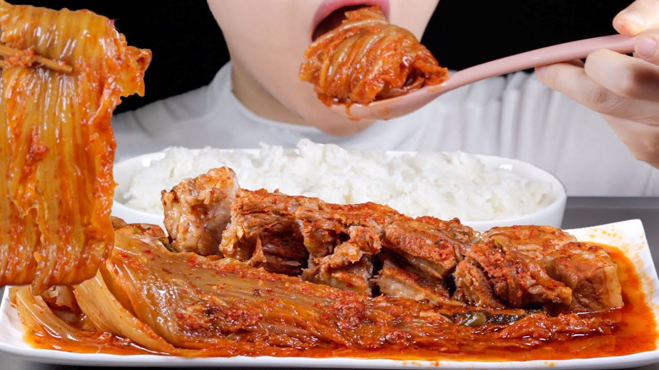ASMR MUKBANG | Braised Kimchi and Pork Belly | Kimchi-jjim | Korean ...