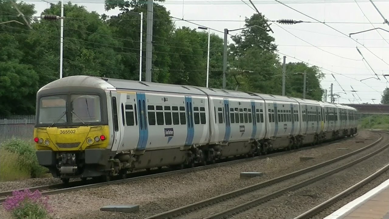 Trains at St Neots 18/06/16 - YouTube