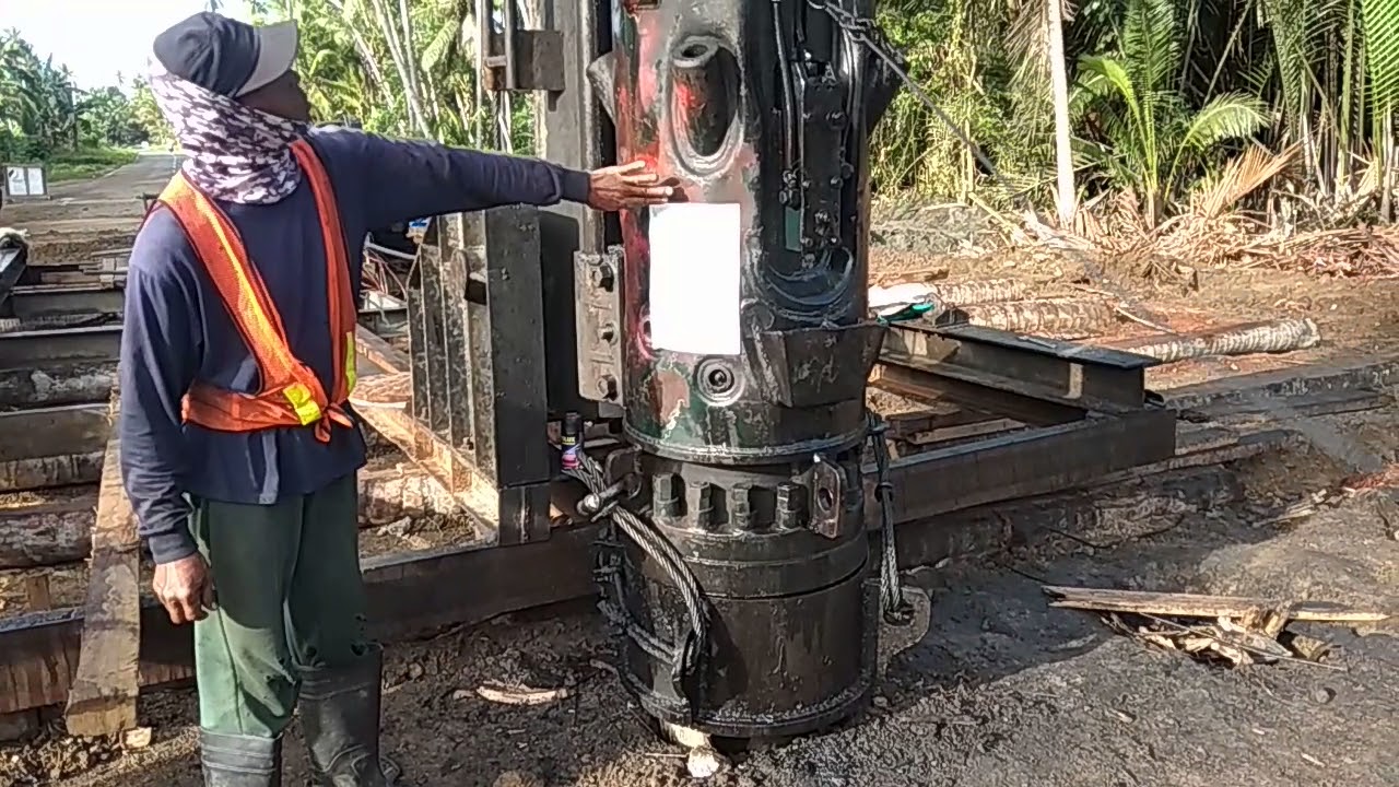 Kalendering tiang pancang - YouTube