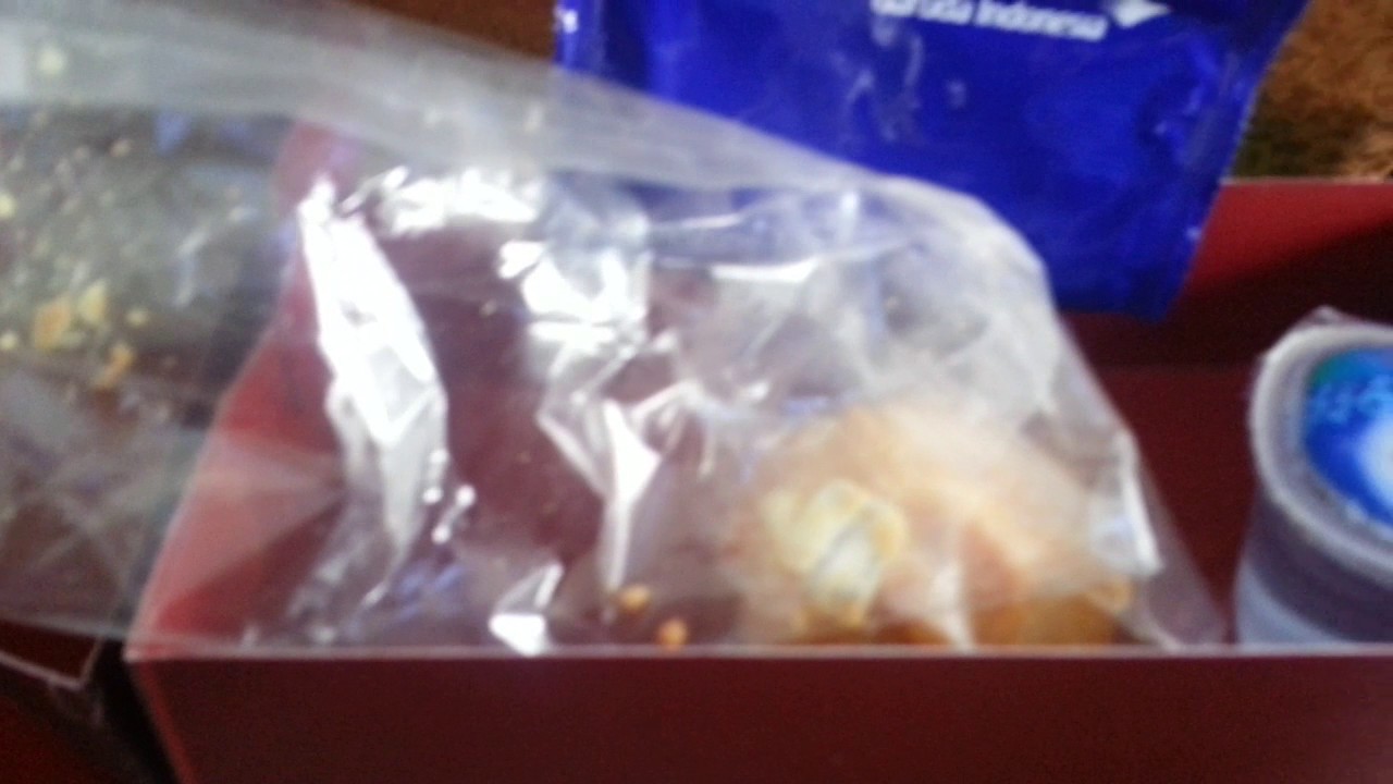 Nemu Gulungan Kertas di dalam Roti Garuda Indonesia sudah kekunyah ...