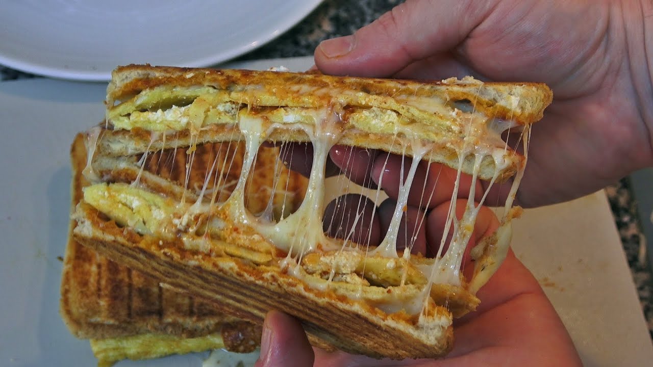 Toast Recipes With Egg, Mince, Turkish Sucuk With Beef Bacon | Fried ...