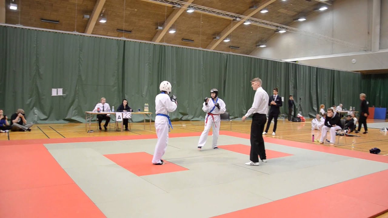 Minna Vasarainen vs. Ada Ikonen - YouTube