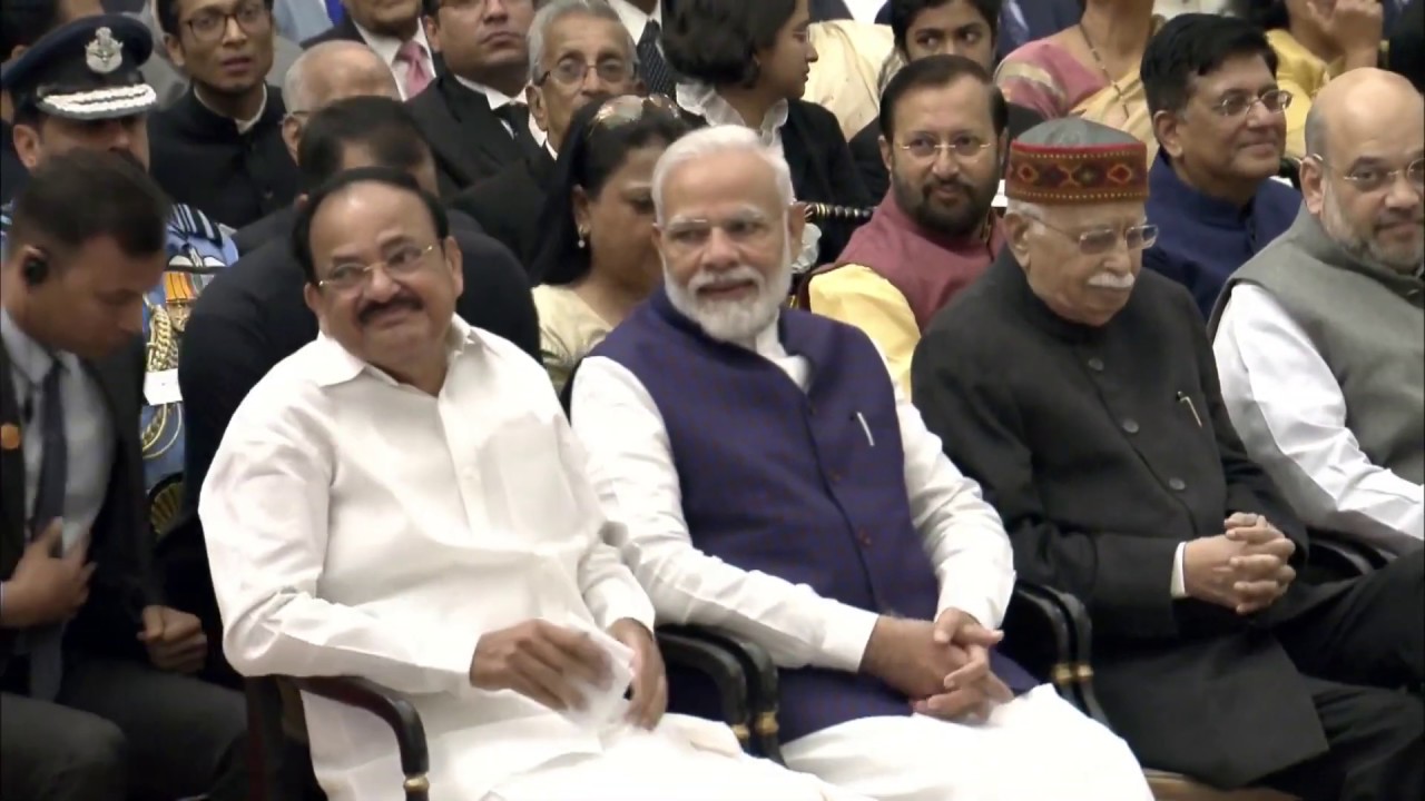 PM Modi attends swearing in of new Chief Justice of India Sharad Arvind ...