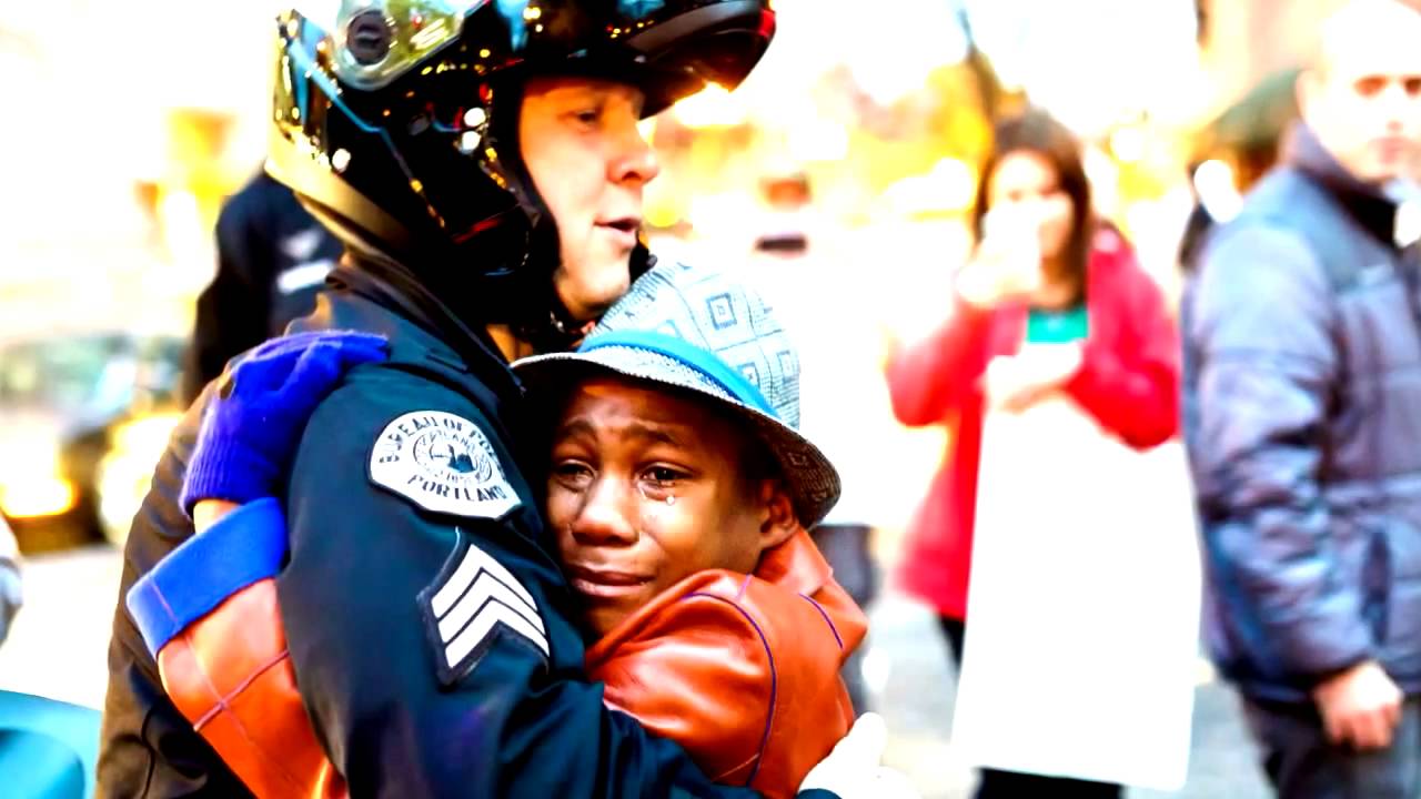 Devonte Hart - The Hug Seen Around The World - YouTube