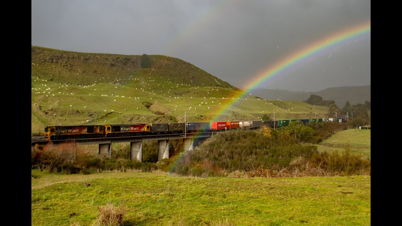 KiwiRail down the North Island Main Trunk Line (HD) - YouTube