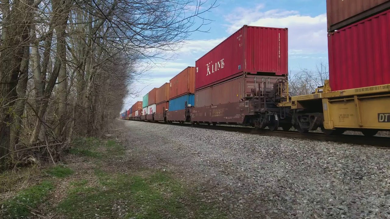 NS 7656 & NS 9767 lead a Intermodal out of Lexington, Ky - YouTube