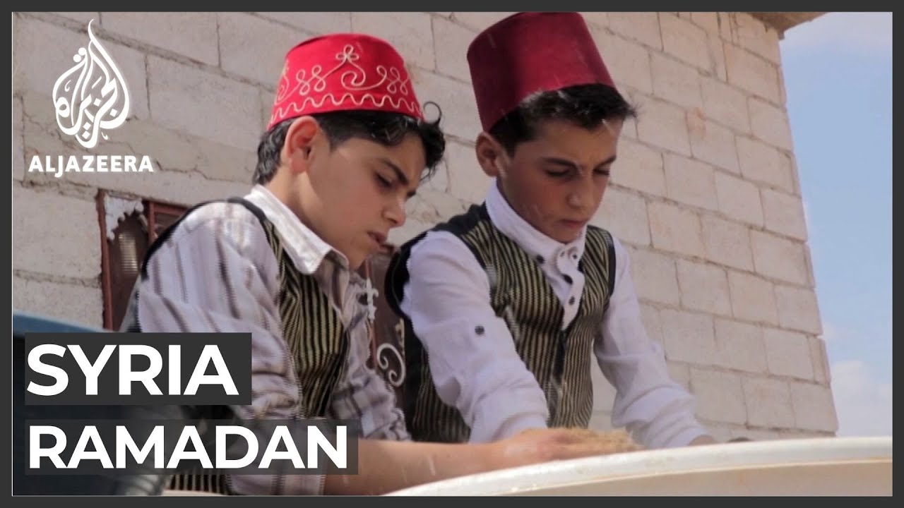 Syrian tamarind juice sellers continue with tradition in Ramadan - YouTube