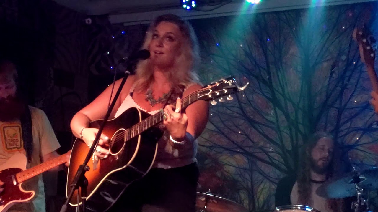 7-9-2019 The Juke Joint presents Taylor Hunnicutt - YouTube
