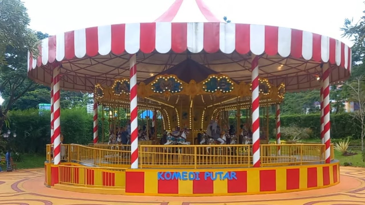 Asik bgt Naik Komedi Putar Kuda Putar Wahana Bermain Taman Bermain Anak ...