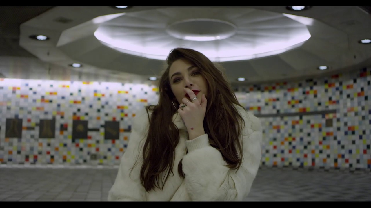 Fox Sinclair - Only Friday - YouTube