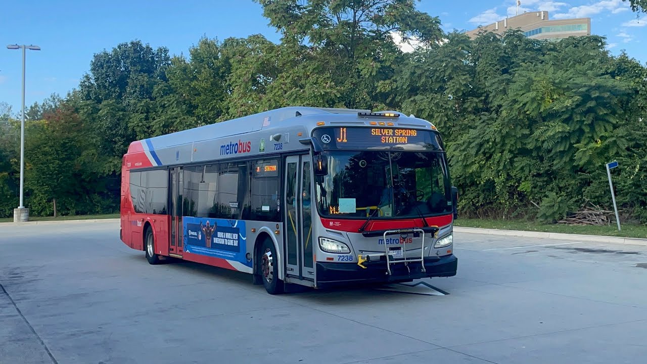 WMATA Metrobus & Montgomery County Transit Ride On Action at Montgomery ...