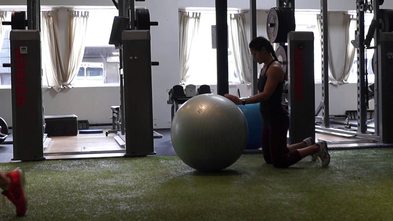 Physioball 1 Arm Rollout, Knees - YouTube