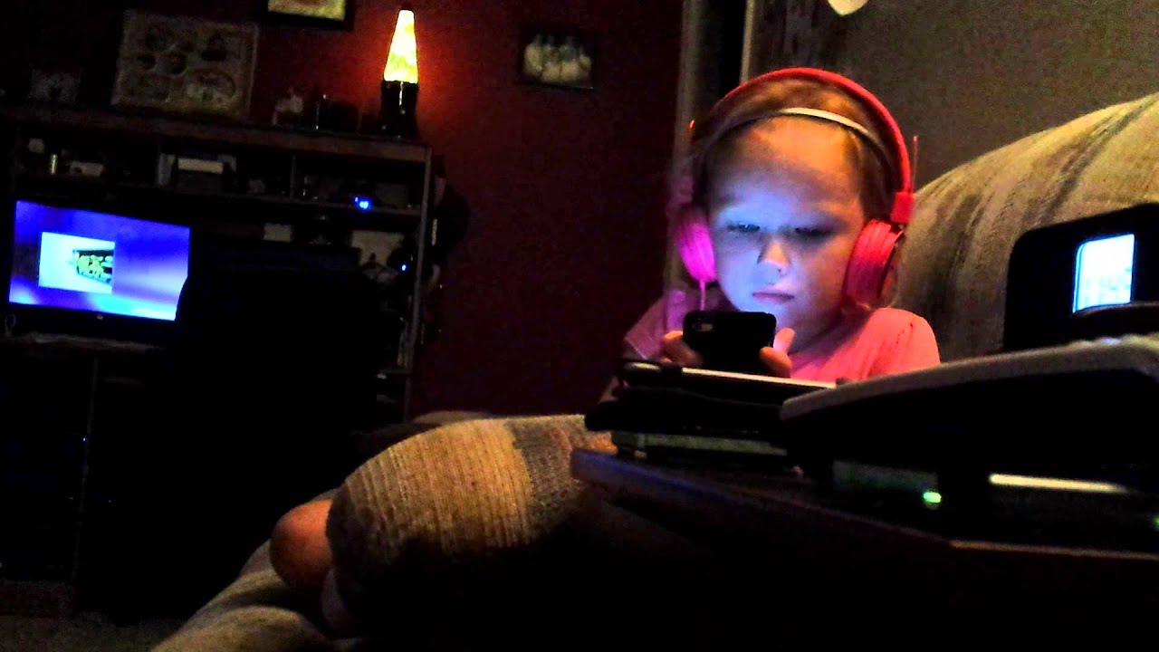 Nevaeh singing 2013 - YouTube