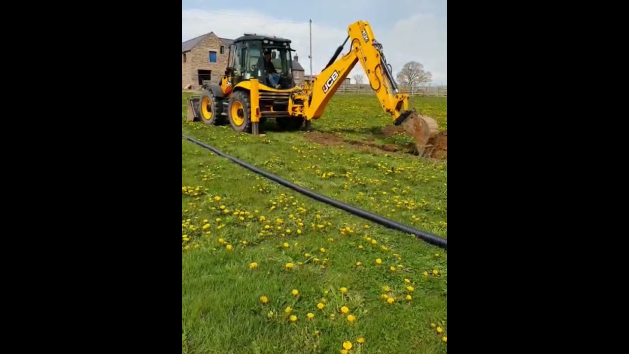 JCB 4cx digging drainage trench,SG Plant Services Derbyshire - YouTube