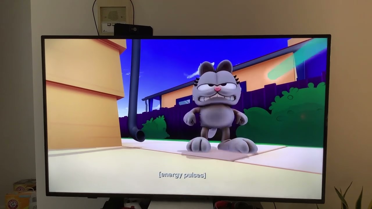 Cloning error in The Garfield Show - YouTube