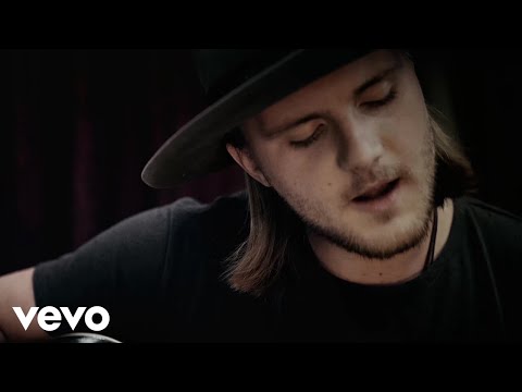 Jackson Dean - Fearless (Acoustic) - YouTube