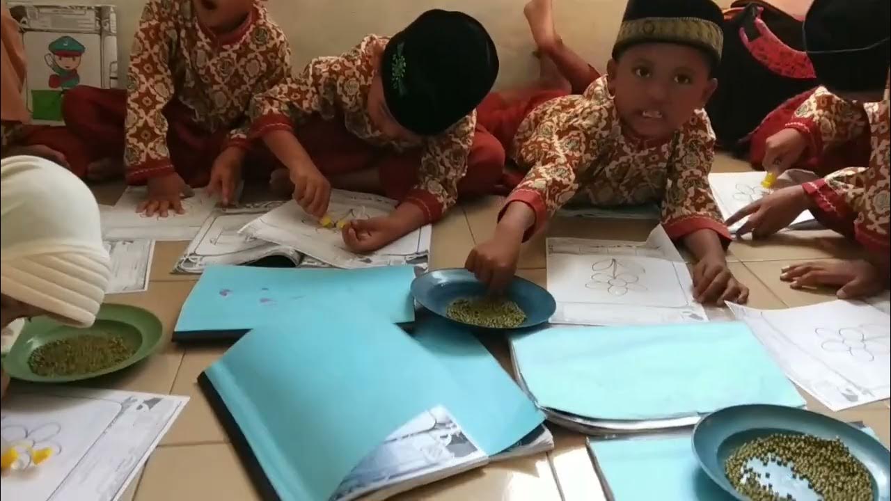 Upaya Meningkatkan Motorik Halus Anak Melalui Kegiatan Kolase Kelompok TK B Nurul Islam - YouTube
