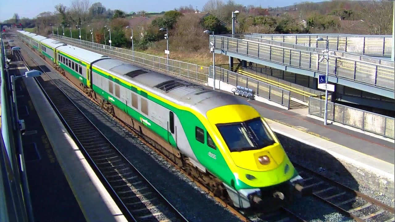 IE Mark 4 Intercity train + 201 Class Loco 217 - Kildare Station - YouTube