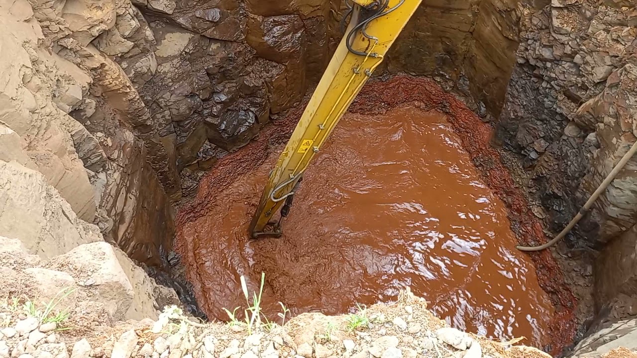 100 feet deep well digging by SANY Excavator - YouTube