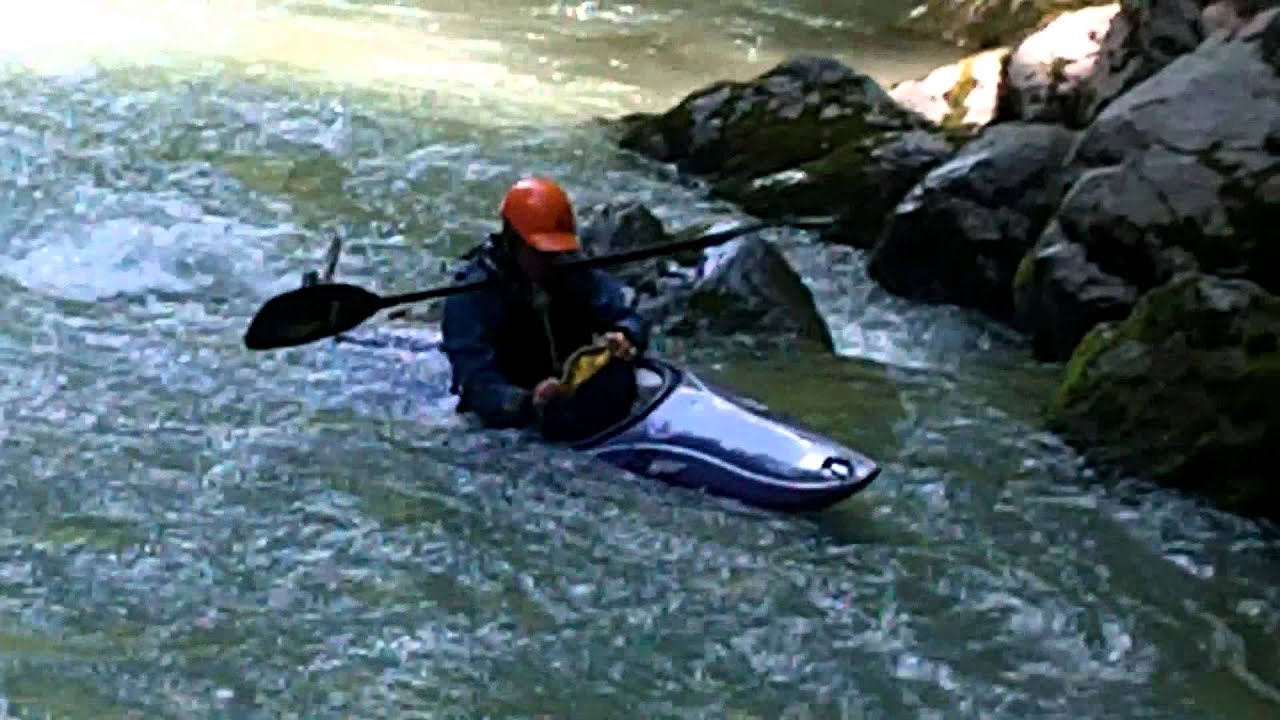 Funny kayak fail with the CCF / KCL (Sarine / Saane) - YouTube