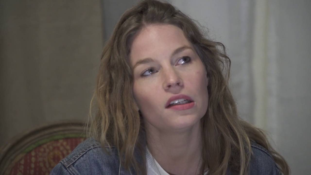 Anna Rossinelli Podcast "Die Ankunft" - YouTube