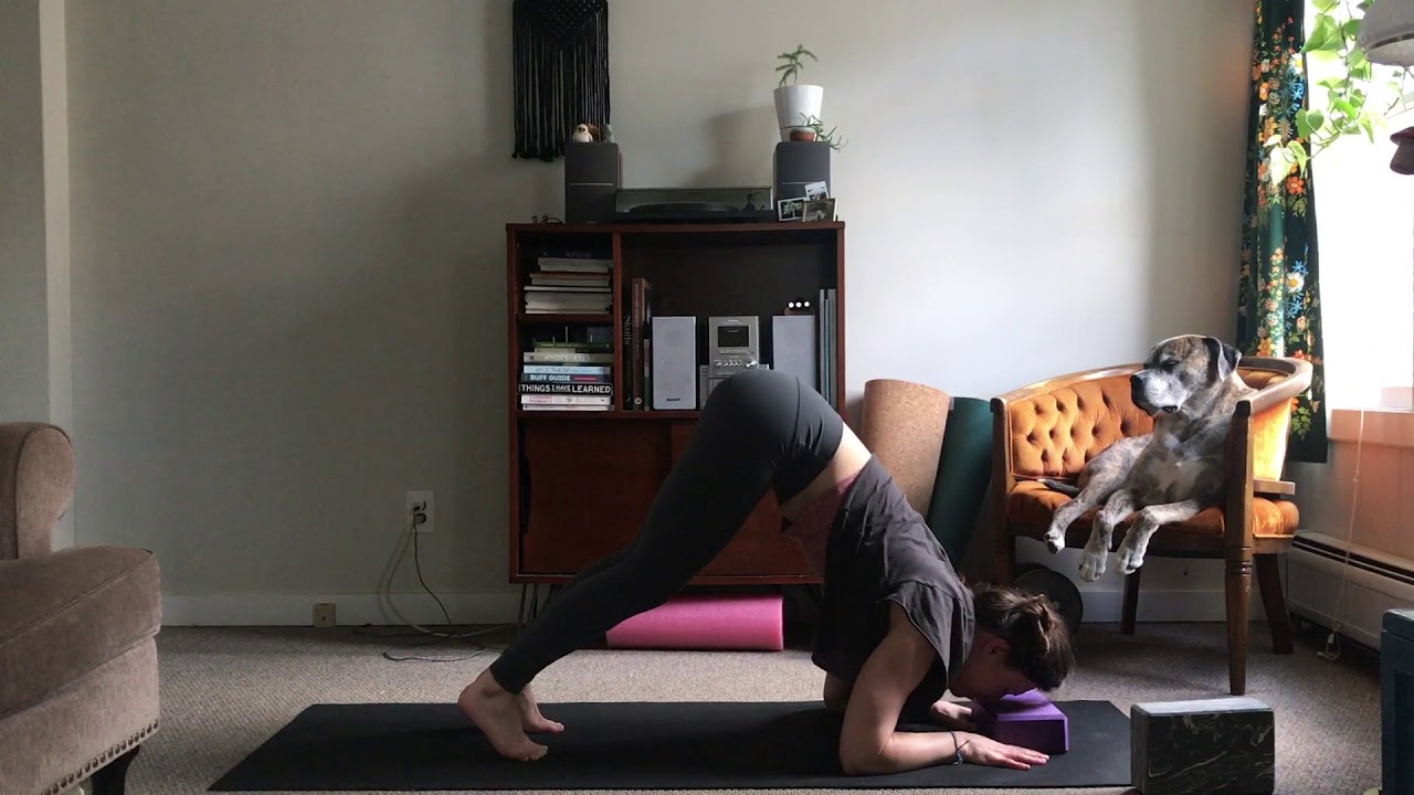 Yoga Strong w/ Victoria Fiorini 06.18.20 - YouTube