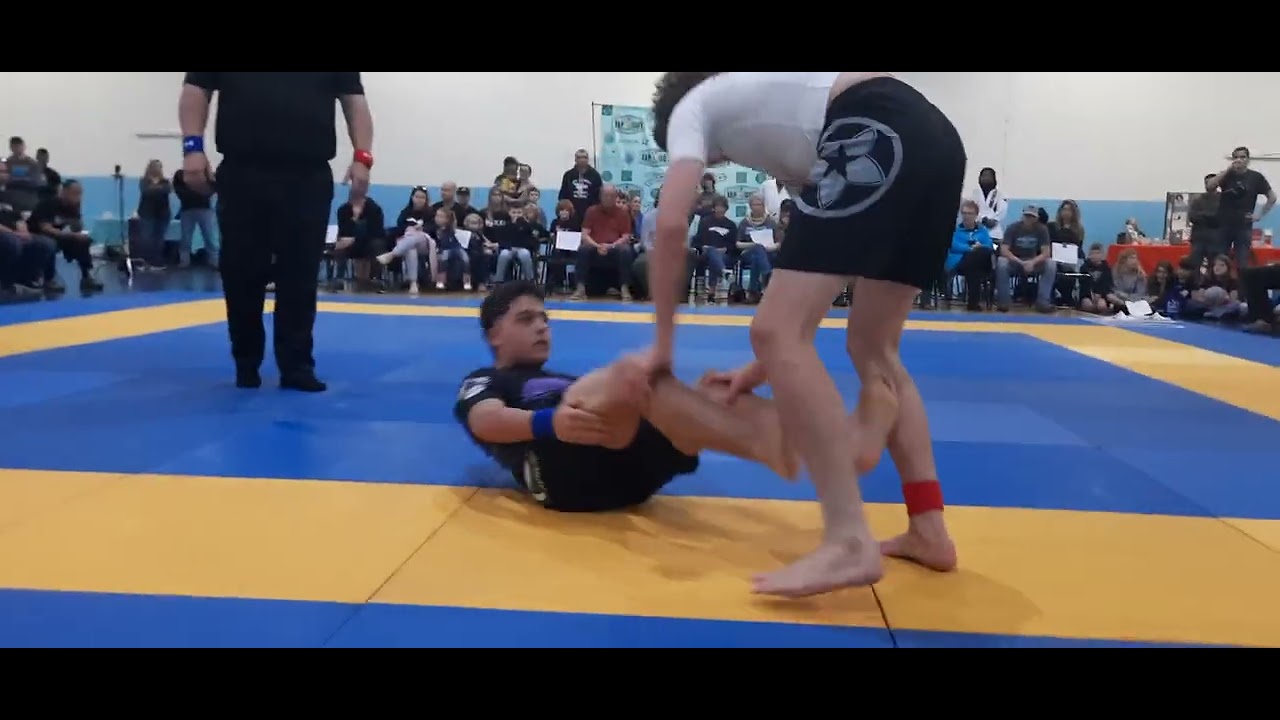 Brayden Furtado vs Charlie Hanna - YouTube