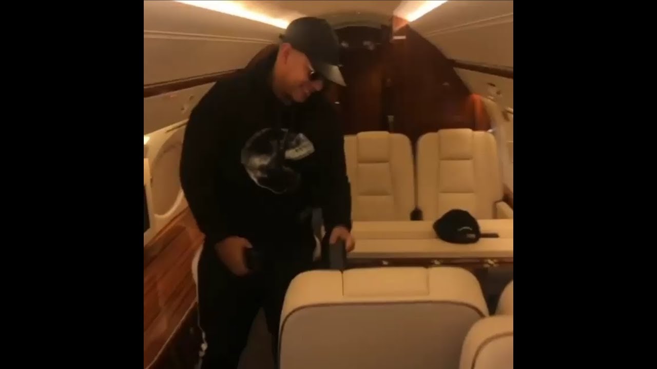 Pina Records Instagram w/ Daddy Yankee - YouTube