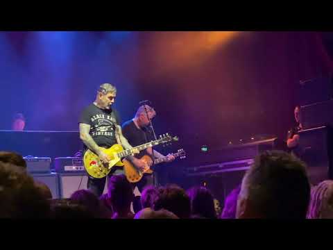 Social Distortion \