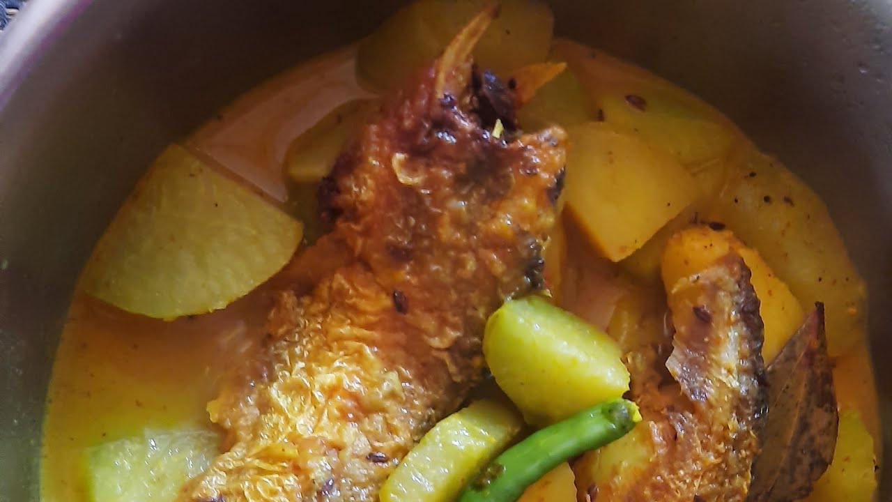 পাবদা ওল কপি ঝোল / Turnip cabagge with fish curry🍲😋😋 - YouTube