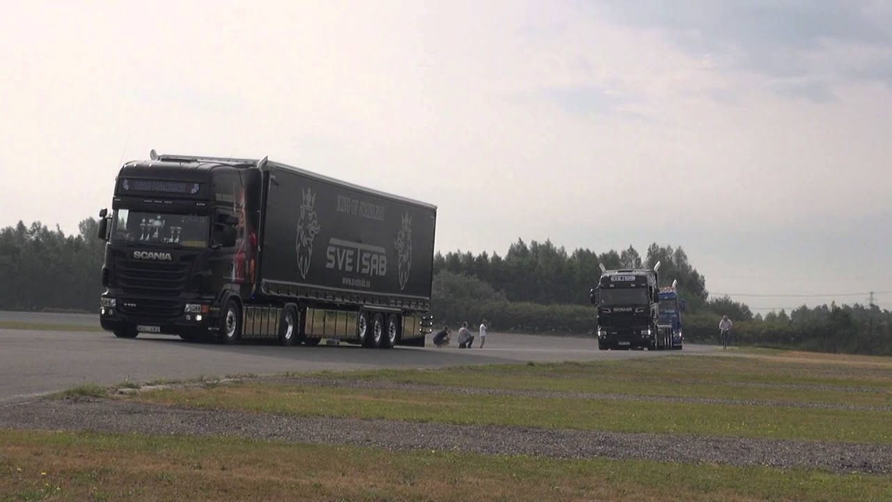 Scania's v8 Trucks & 1 Race Truck bij het truckstar festival 2013 - YouTube
