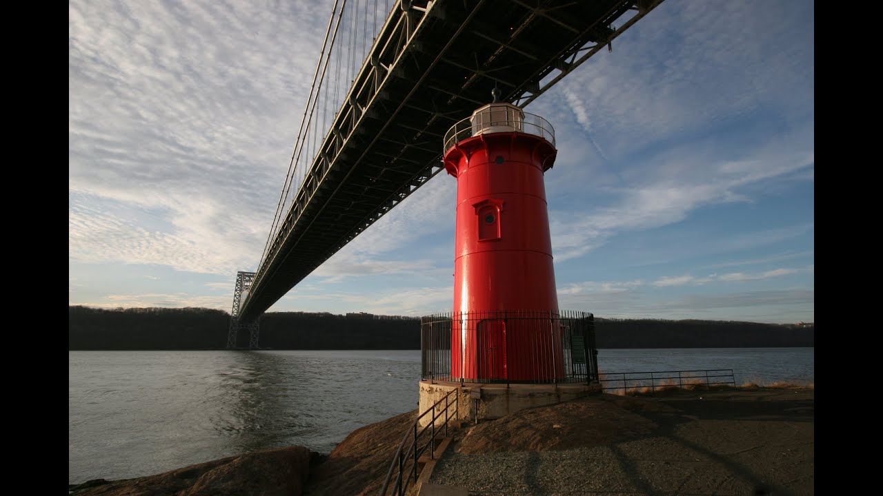 Walking to Little Red Lighthouse (Time Lapse) - YouTube