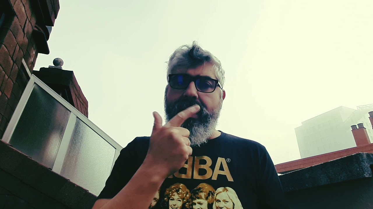 "Récord de asistencia" de Nayar Crespo, recita José Yebra - YouTube