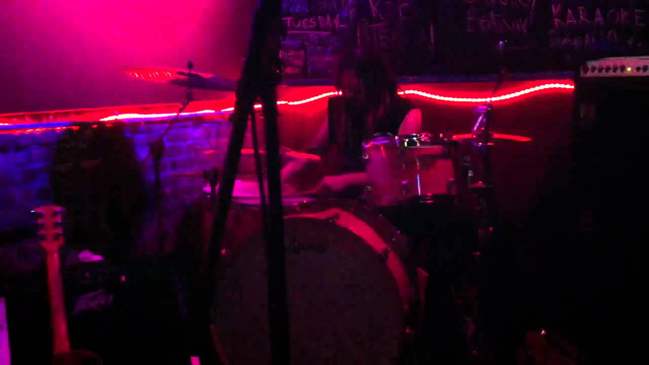 Drew "Drumz" Bertrand Solo - Led Zeppelin Moby Dick - YouTube