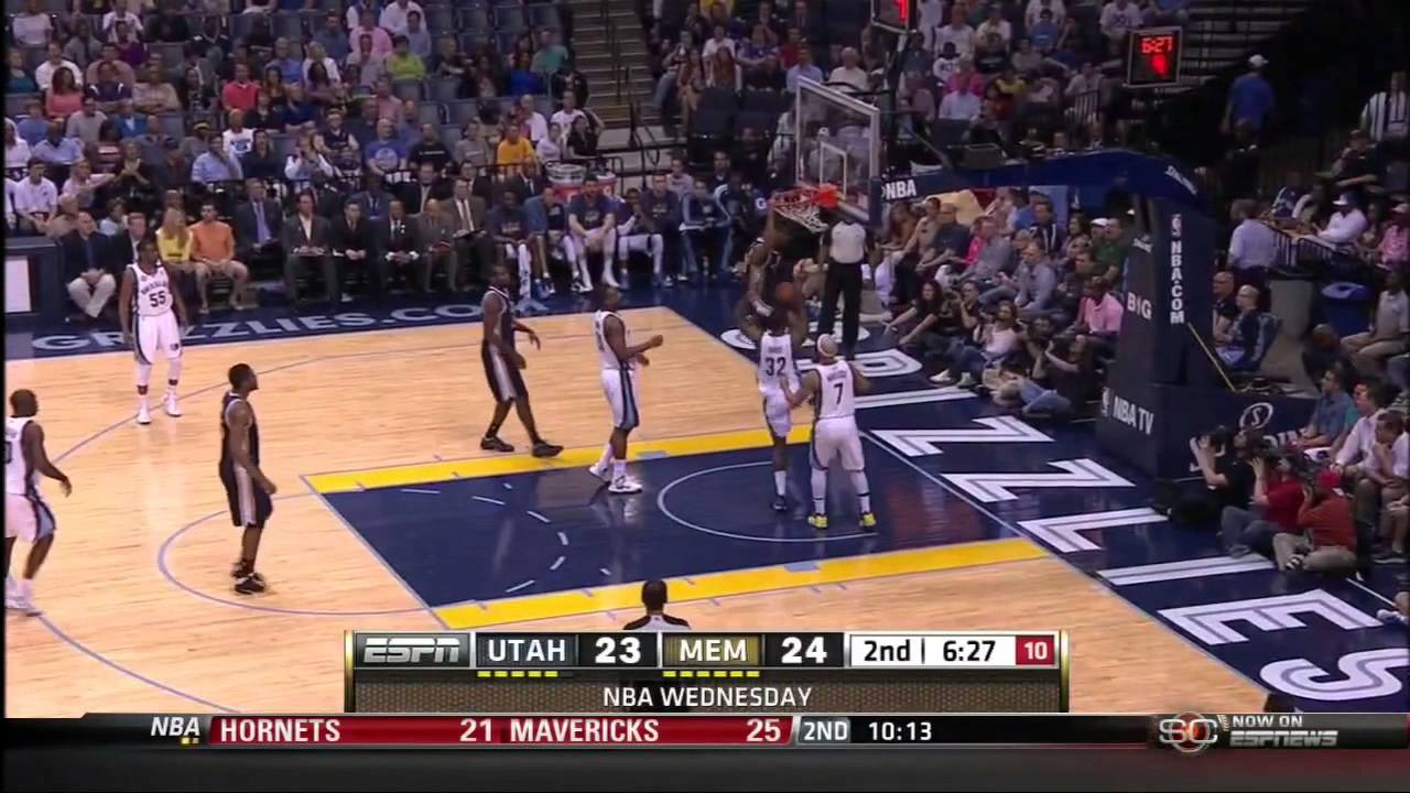 Alec Burks Dunk - YouTube