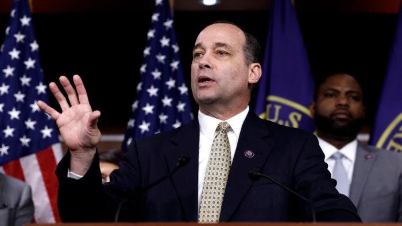 Dân biểu " lật bánh tráng" Bob Good chuyển sự ủng hộ từ DeSantis sang ...