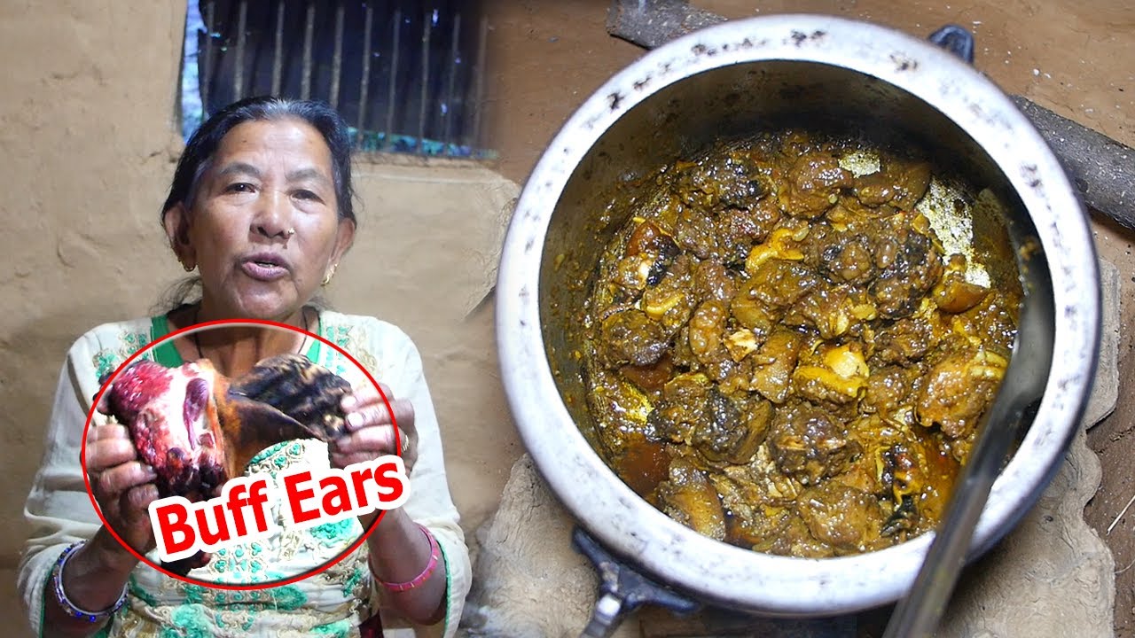 Bhuwan mom Eats Spicy Gravy Buff Curry 🐃 Buff Curry mukbang 🐄 buff curry in pressure cooker ...