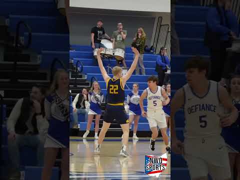 OhioState basketball 2024 commit Colin White flying high above the rim ...