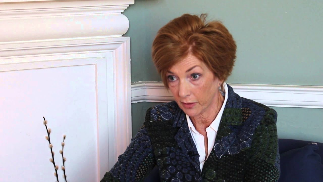 Dr Susan Delaney on what to say to a bereaved person - YouTube